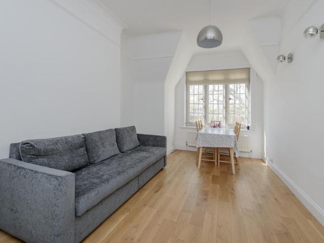 Hornton Street, Kensington, London, W8 2 bed flat to rent £3,000 pcm £692 pw