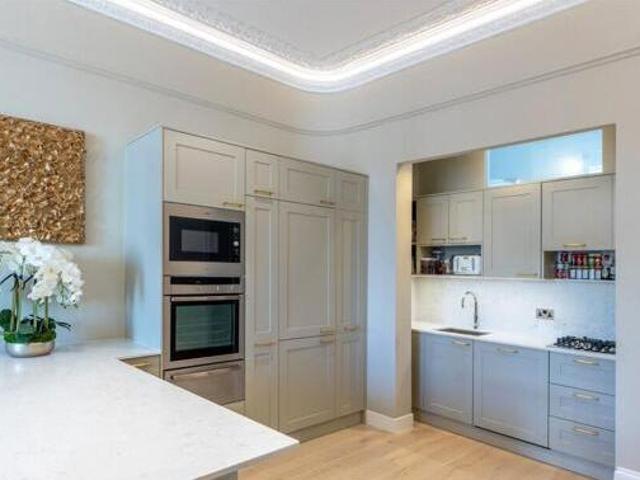 Hornton Street, London, 2 Bedroom Apartment