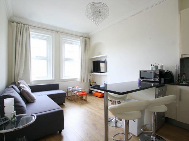 Hornton Street, London W8, 2 bed flat to rent, £3,195 pcm | PrimeLocation