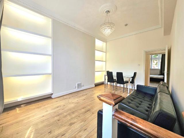 Hornton Street, London W8, 2 bed flat to rent, £3,295 pcm | PrimeLocation