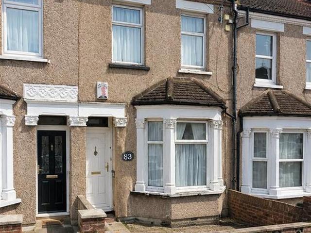 Horsa Road, Erith Studio to rent £1,047 pcm £242 pw