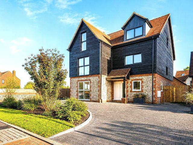 Horse Leys RG9, 5 bed detached house to rent, £5,500 pcm | PrimeLocation