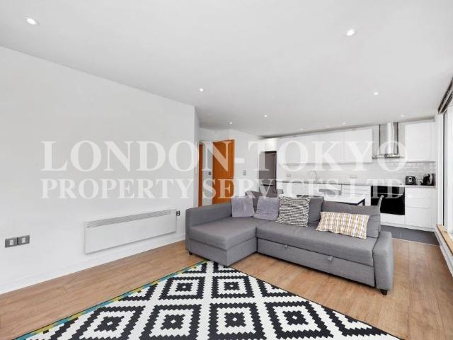 Horse Shoe Court, EC1V, London