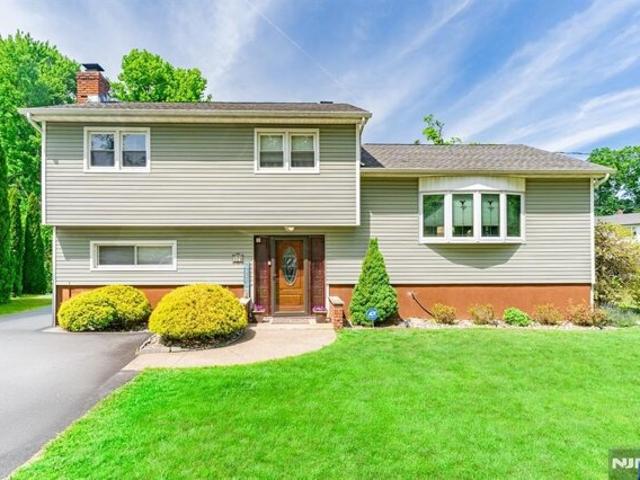 Horseneck Rd, Fairfield, Home For Sale