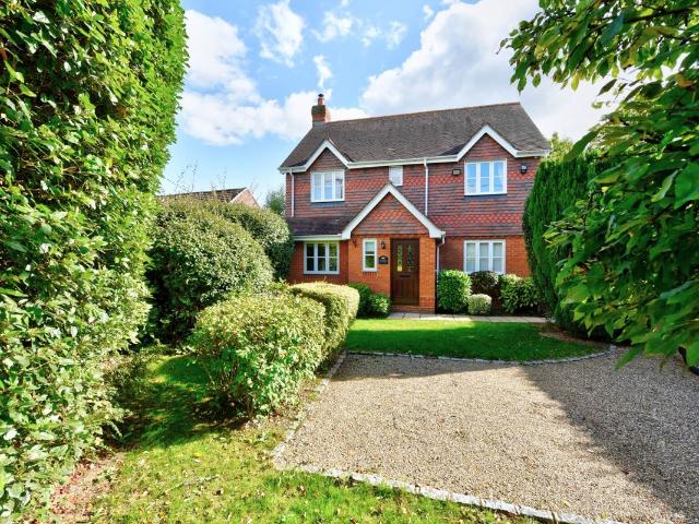 Horsepond Road, Gallowstree Common RG4, 4 bed detached house to rent, £3,200 pcm | PrimeLocation