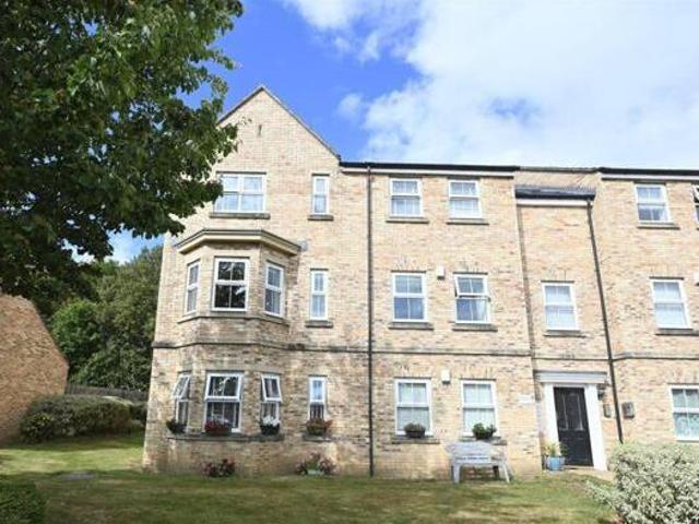 Horseshoe Close, Colburn, 2 Bedroom Apartment