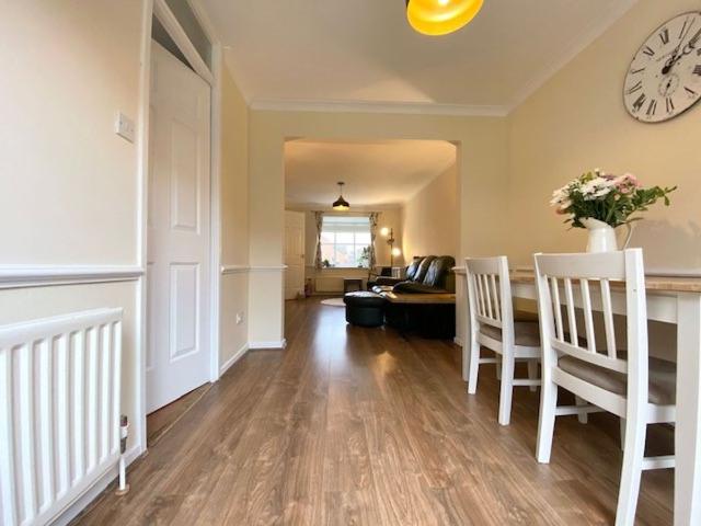 Horseshoe Close, Weavering ME14, 3 bed semi detached house to rent, £1,650 pcm | PrimeLocation
