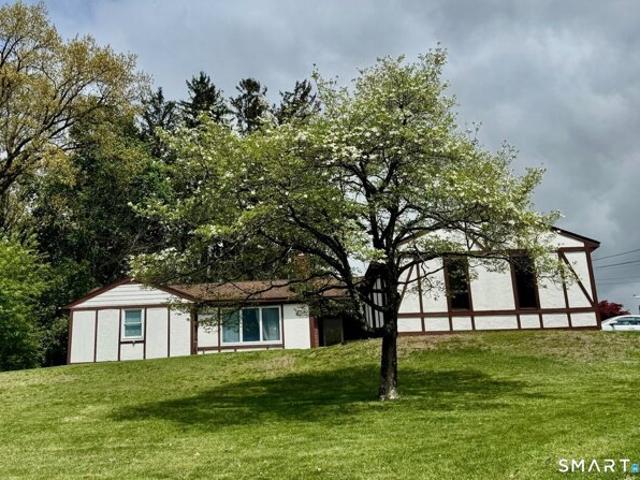 Horseshoe Dr, Danbury, Home For Sale