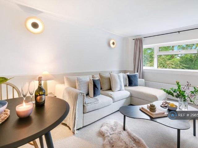 Horseshoe Lane, Watford, WD25 1 bed maisonette to rent £2,100 pcm £485 pw