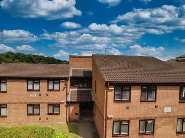 Horsforth, Sussex Avenue, Leeds, 2 Bedroom Flat