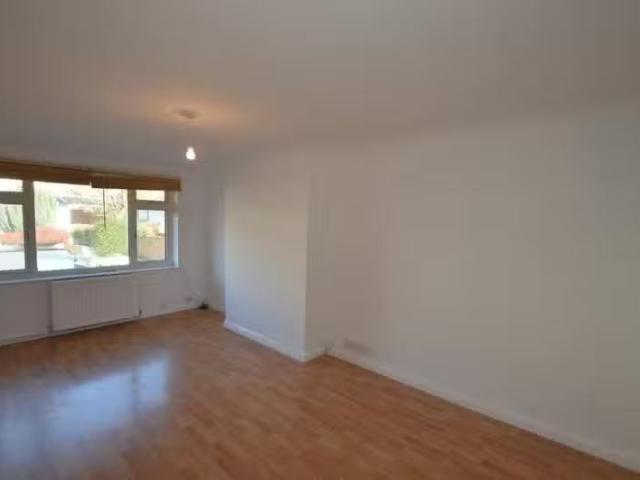Horsham Road, Bexleyheath, DA6 2 bed maisonette to rent £1,6.