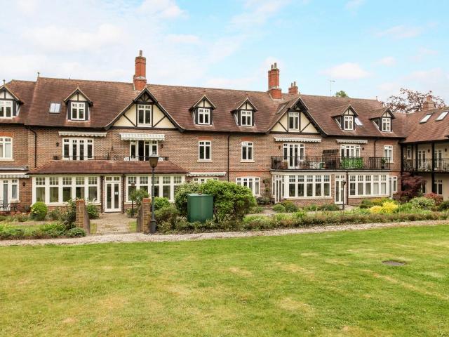 Horsham Road, Bramley, Guildford GU5, 3 bed flat to rent, £2,000 pcm | PrimeLocation