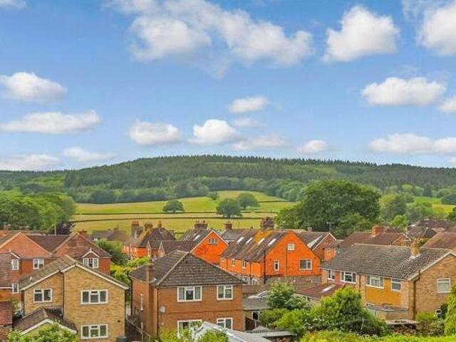 Horsham Road, South Holmwood, 4 Bedroom Semi detached