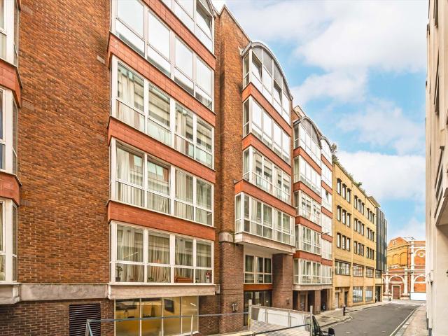 Hosier Lane, Clerkenwell EC1A, 2 bed flat to rent, £3,750 pcm | PrimeLocation
