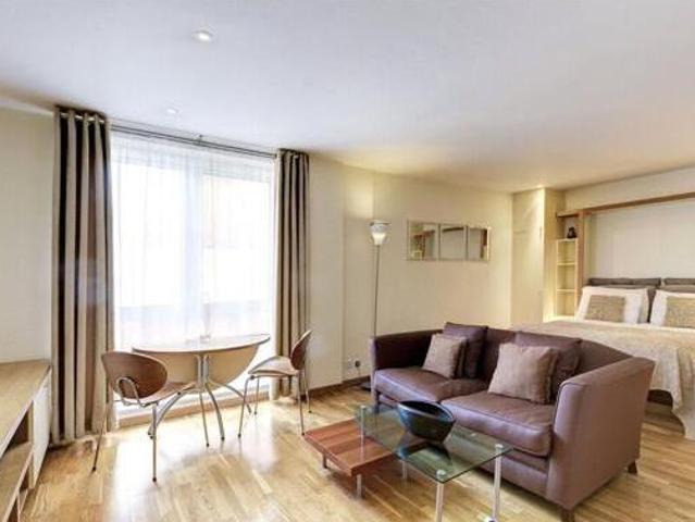 Hosier Lane, London, Studio Apartment For