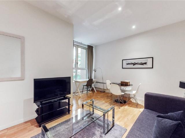 Hosier Lane, St Paul's EC1A, 1 bed flat to rent, £2,500 pcm | PrimeLocation