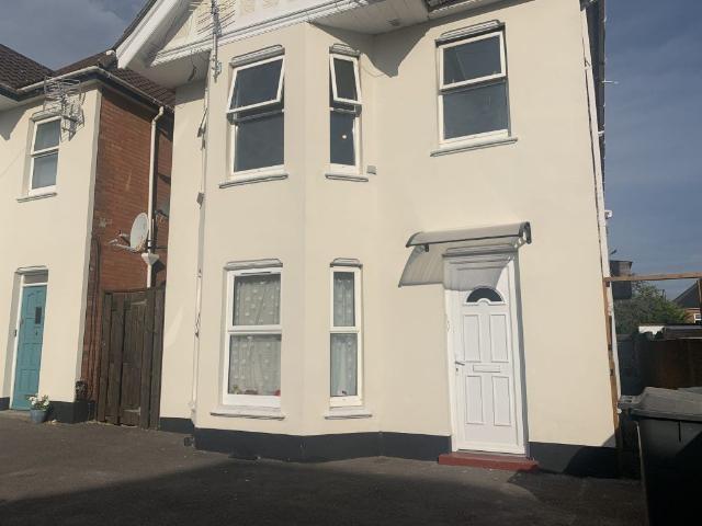 Hosker Road, Southbourne, Bournemouth BH5, 2 bed flat to rent, £1,195 pcm | PrimeLocation