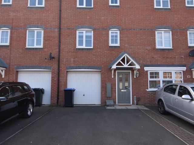 Hoskins Lane, Middlesbrough TS4, 4 bed terraced house to rent, £1,900 pcm | PrimeLocation