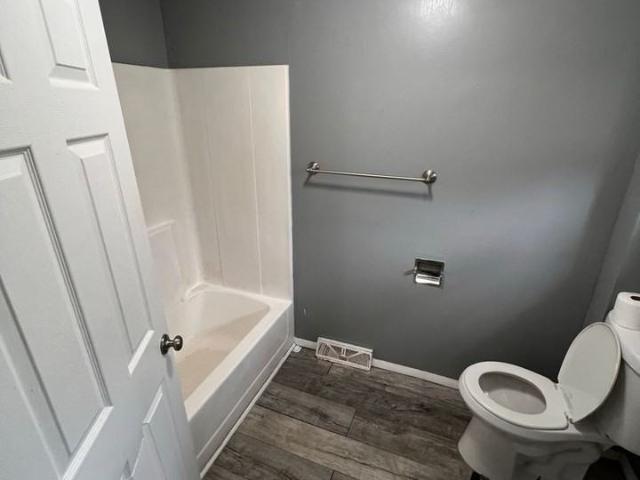 Hosmer Ave. 6606 6608 1 Bedroom Apartment for Rent at 6606 Hosmer Ave, Cleveland, OH 44105 South Broadway