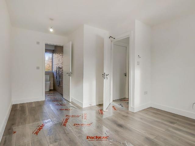 Hospital Way, Hither Green, Lewisham, London SE13, Room to rent, £1,000 pcm | PrimeLocation