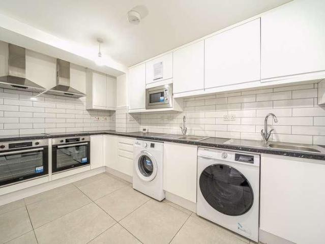Hospital Way, Hither Green, SE13