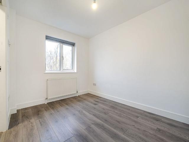 Hospital Way, Hither Green SE13, 6 bed shared accommodation to rent, £900 pcm | PrimeLocation