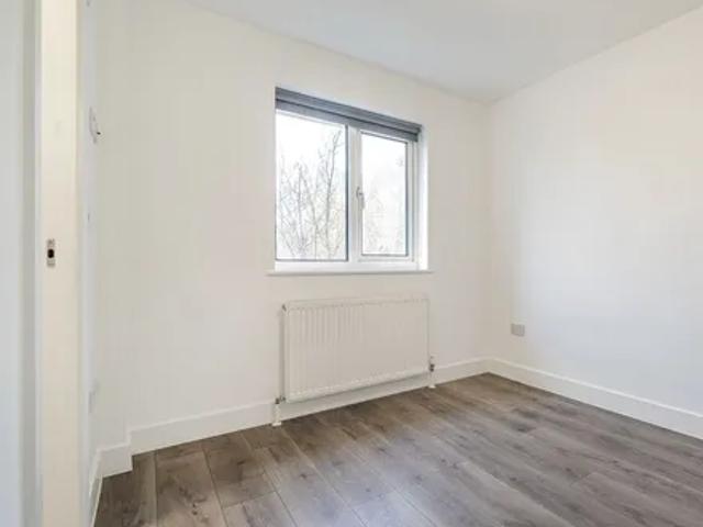 Hospital Way, London, SE6 1AR, United Kingdom | 6 bed house for rent #119864051 | Rentberry