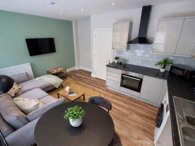 Hotwell Road 4 bed house share to rent £4,072 pcm £940 pw