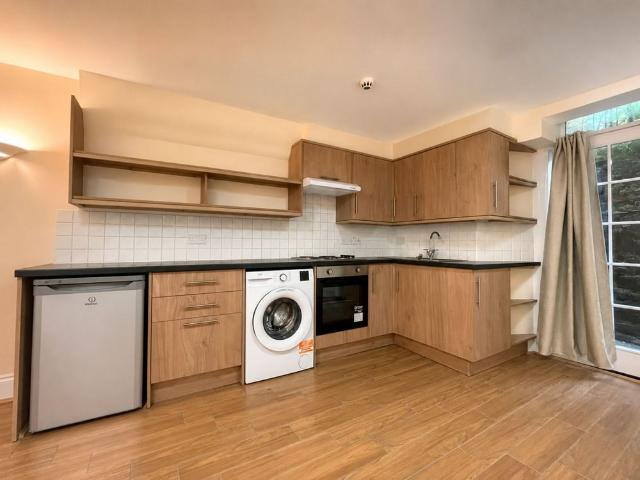 Hotwell Road, Bristol, BS8