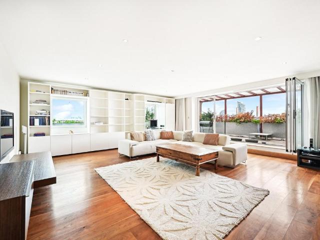 Hotel Apartments, Fulham Road, SW6 2 bed apartment to rent £5,500 pcm £1,269 pw