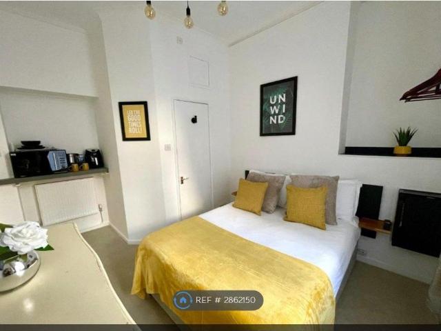Hotel Rooms Ensuite, Brighton BN2, 1 bed flat to rent, £1,095 pcm | PrimeLocation