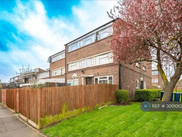 Hotspur Road, Northolt, UB5 1 bed flat to rent £1,650 pcm £381 pw