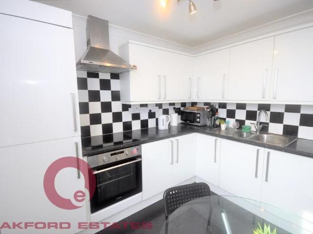 Hotspur Street, Kennington SE11, 3 bed flat to rent, £2,708 pcm | PrimeLocation