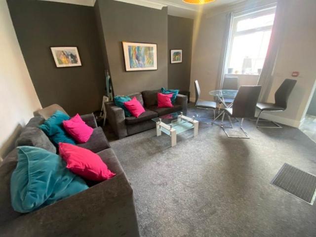 Hough Lane Room 3, Bramley, Leeds