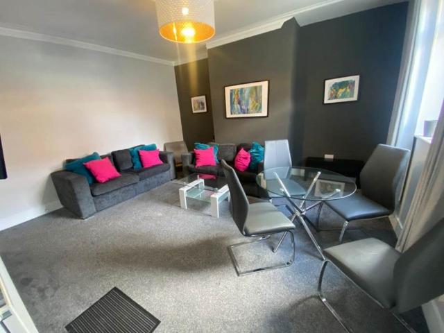 Hough Lane Room 2, Bramley, Leeds