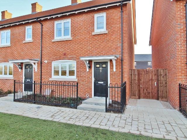 Houghton Avenue, Berewood PO7, 3 bed end terrace house to rent, £1,620 pcm | PrimeLocation