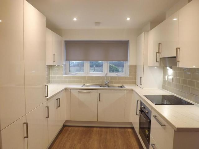 Houghton Avenue, Waterlooville, PO7 3 bed house to rent £1,620 pcm £374 pw