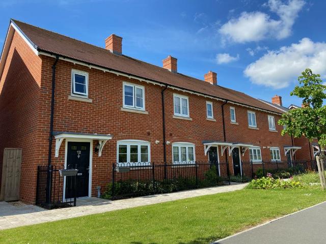 Houghton Avenue, Waterlooville, PO7 3 bed house to rent £1,625 pcm £375 pw