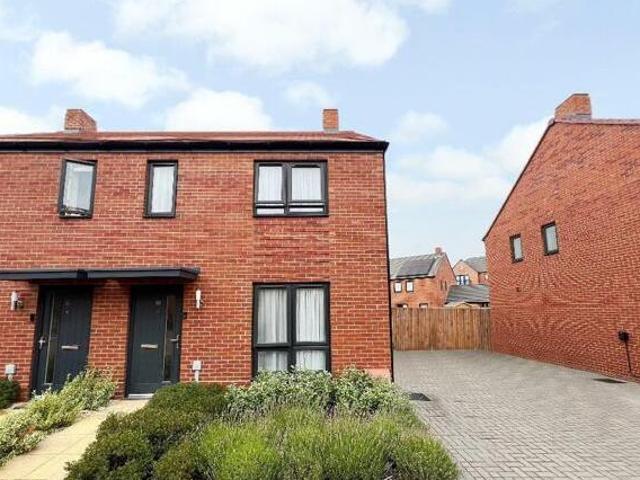Houghton Regis, Rowan Bank, Dunstable, 3 Bedroom Semi detached