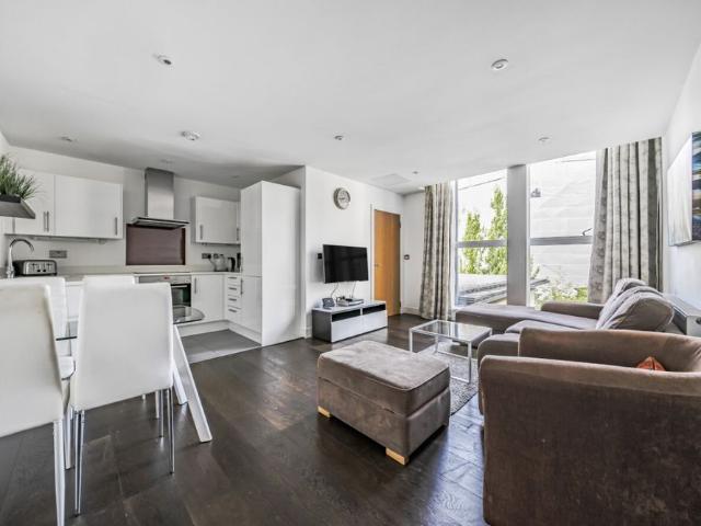 Houghton Square, London, SW9