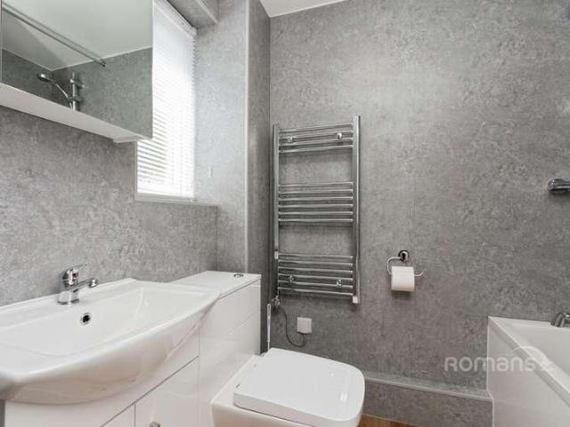 Houlton Court, Bagshot, GU19