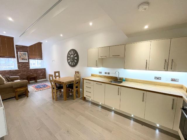 Hounds Gate Court, Nottingham NG1, 2 bed flat to rent, £1,250 pcm | PrimeLocation