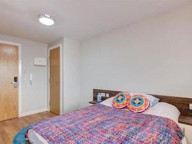 Hounds Gate, Nottingham, Studio Flat For