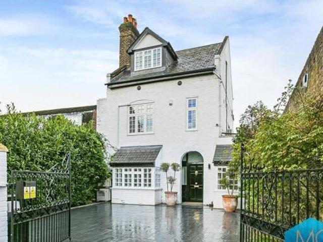 Houndsden Road, Winchmore Hill, 4 Bedroom Detached