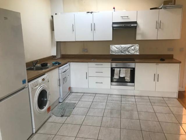 Hounslow TW3 2 bed flat to rent £1,650 pcm £381 pw