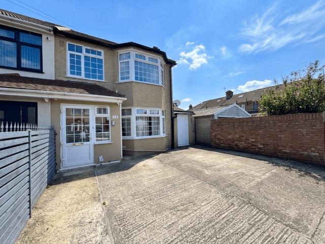 HOUNSLOW, TW4 5 bed end of terrace house to rent £3,200 pcm £738 pw