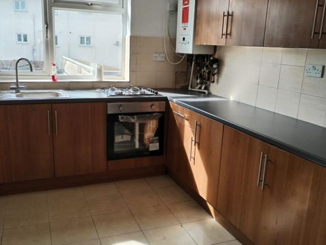 Hounslow TW5, 3 bed flat to rent, £2,300 pcm | PrimeLocation