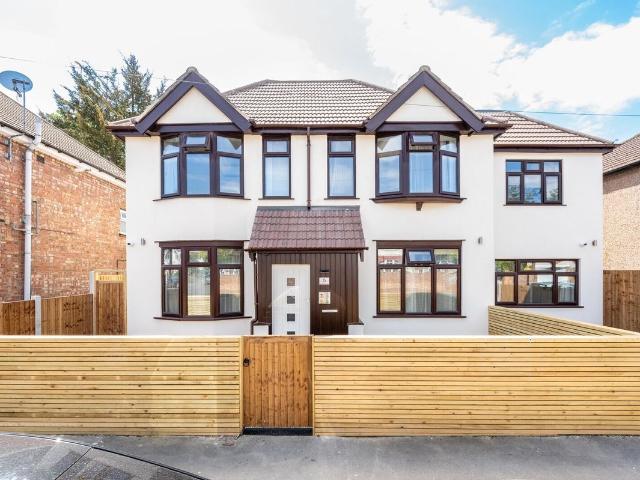Hounslow Avenue, Hounslow TW3, Maisonette to rent, £1,450 pcm | PrimeLocation