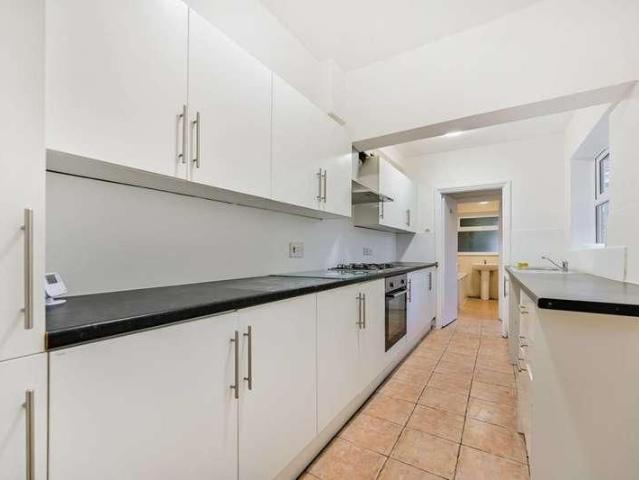 Hounslow Avenue, Hounslow, TW3