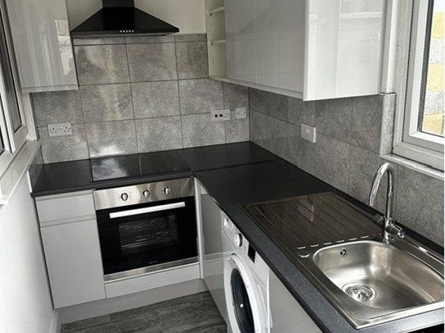 Hounslow, Hounslow TW3, Studio to rent, £1,300 pcm | PrimeLocation